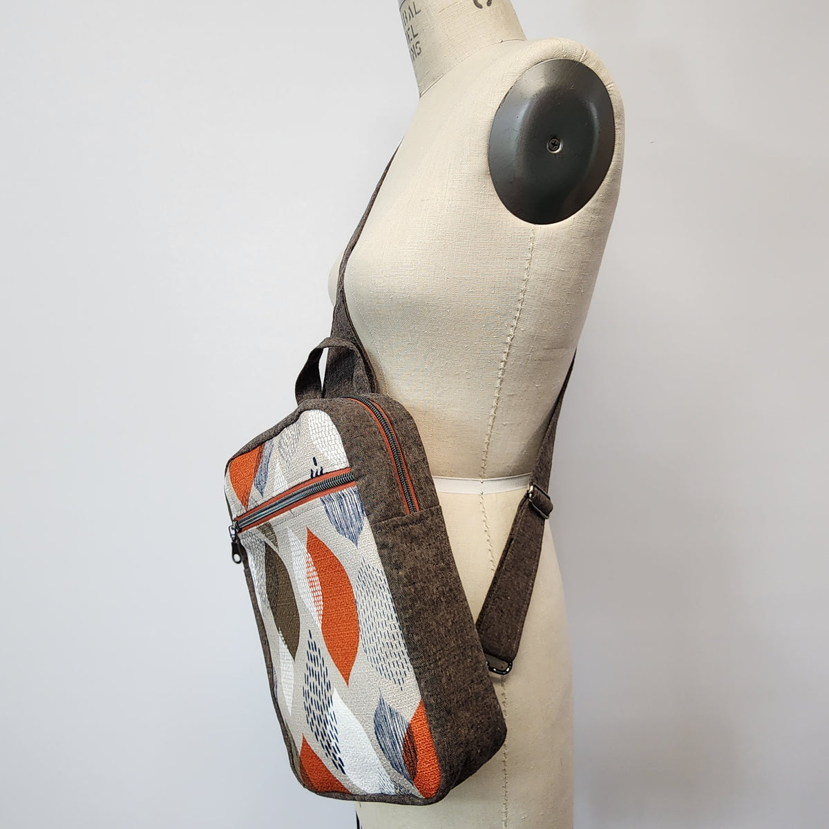 Sling Cross Body Bag in Ground Cover Barkcloth – Red Clothespin